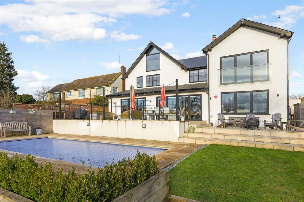 Priory Way, Hitchin, Hertfordshire, SG4 5 bed detached house for sale ...