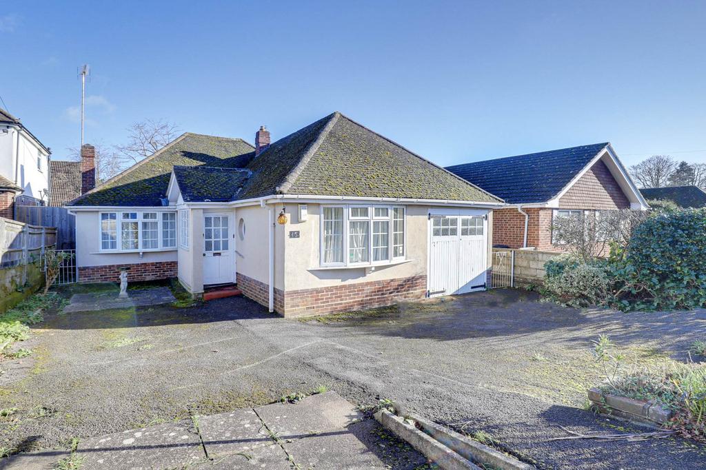 Haldane Road, Caversham Heights 4 bed detached bungalow for sale - £599,999