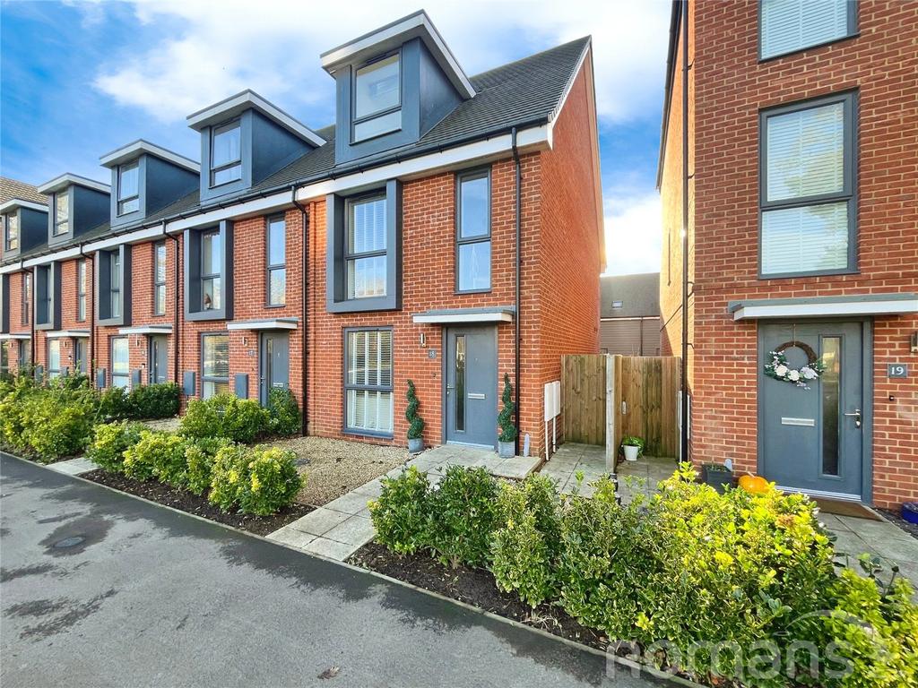 Victory Terrace, Budds Lane, Bordon 3 bed house for sale - £400,000