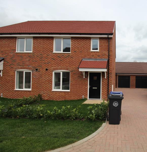 Beldham Bridge Road, Surrey GU24 3 bed semi-detached house - £2,200 pcm ...