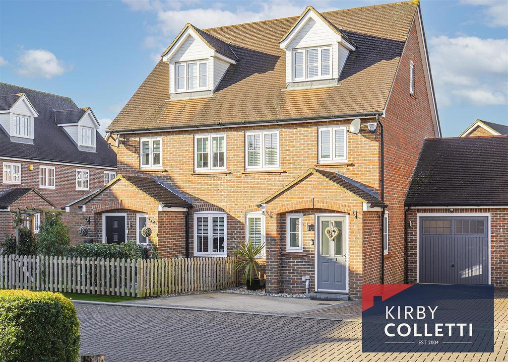 Farm Close, Ware 3 bed semi-detached house for sale - £555,000