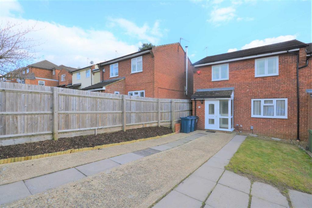 Quarrendon Road, Amersham HP7 3 bed end of terrace house - £1,950 pcm ...
