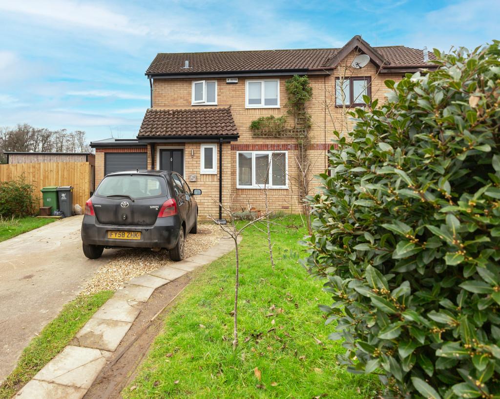 Llys Caradog, Creigiau, Cardiff 3 bed semi-detached house - £325,000