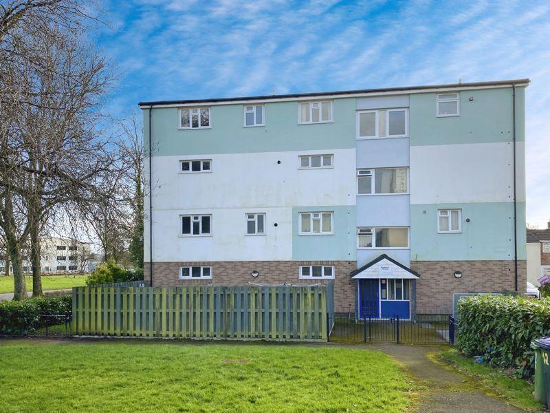 Redwick House, Cwmbran 1 bed flat - £700 pcm (£162 pw)