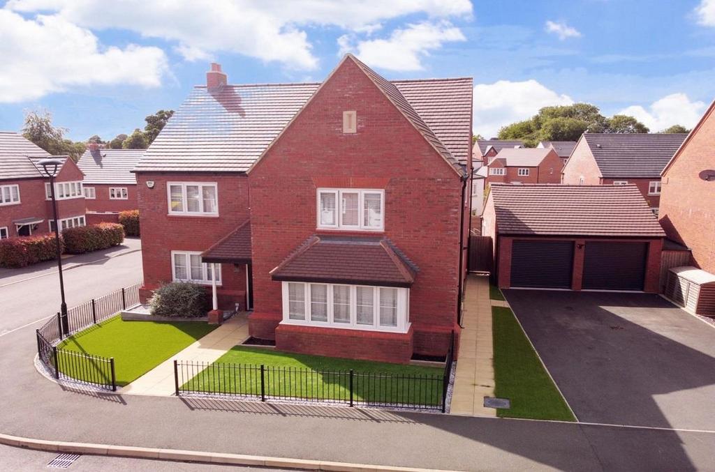 Champions Field Way, Flore... 4 bed detached house - £550,000