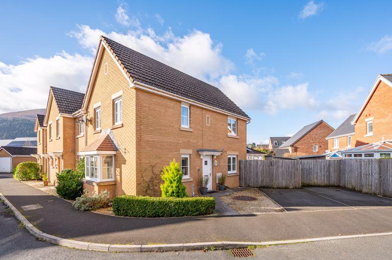 Company Farm Drive, Abergavenny NP7 3 bed end of terrace house for sale ...