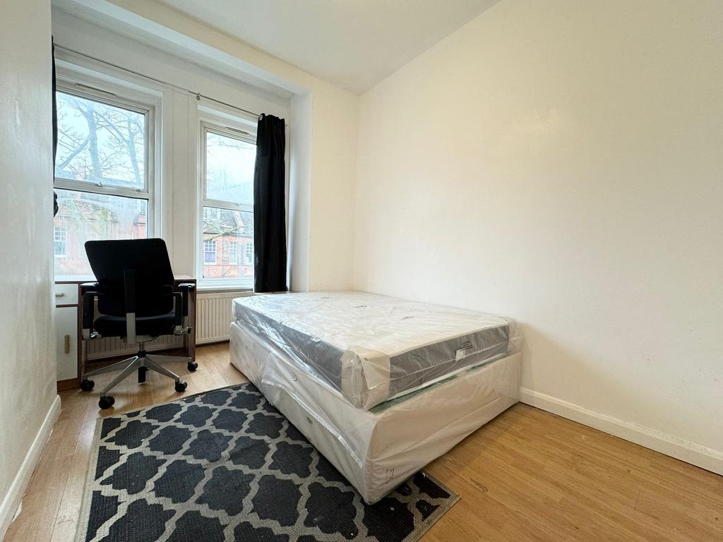 London SW2 House share - £800 pcm (£185 pw)