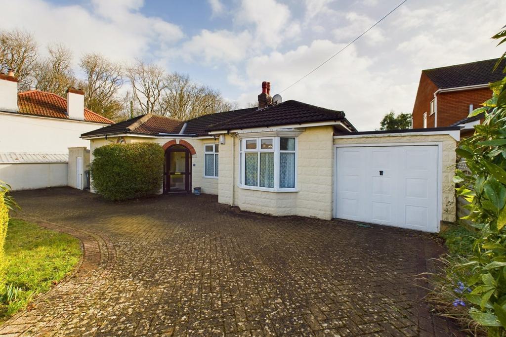 Thackeray Road, Somerset BS21 2 bed bungalow - £650,000