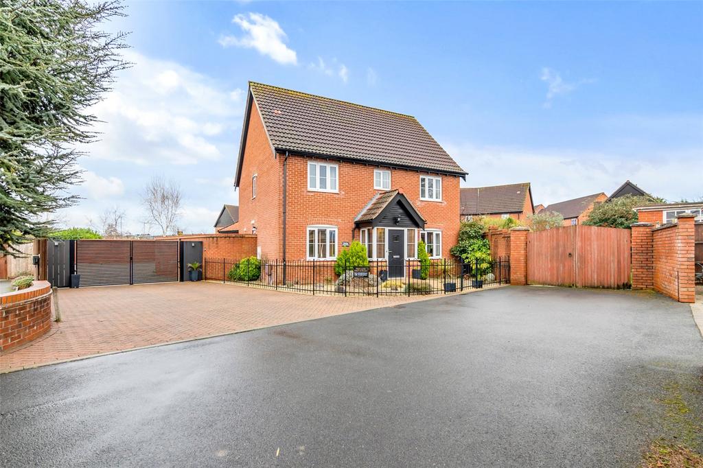 Wroxham Road, Norfolk NR7 4 bed detached house for sale - £600,000