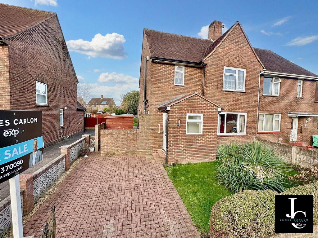St. Leonards Place, Telford TF4 3 bed semi-detached house - £190,000
