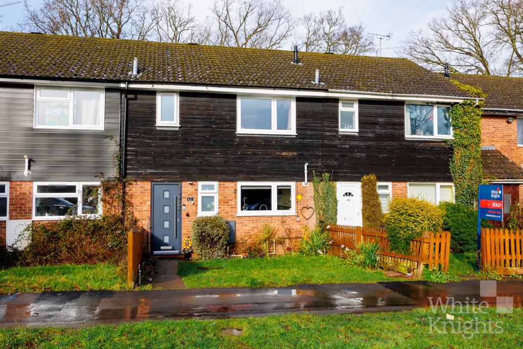 Clements Close, Reading RG7 3 bed terraced house - £350,000