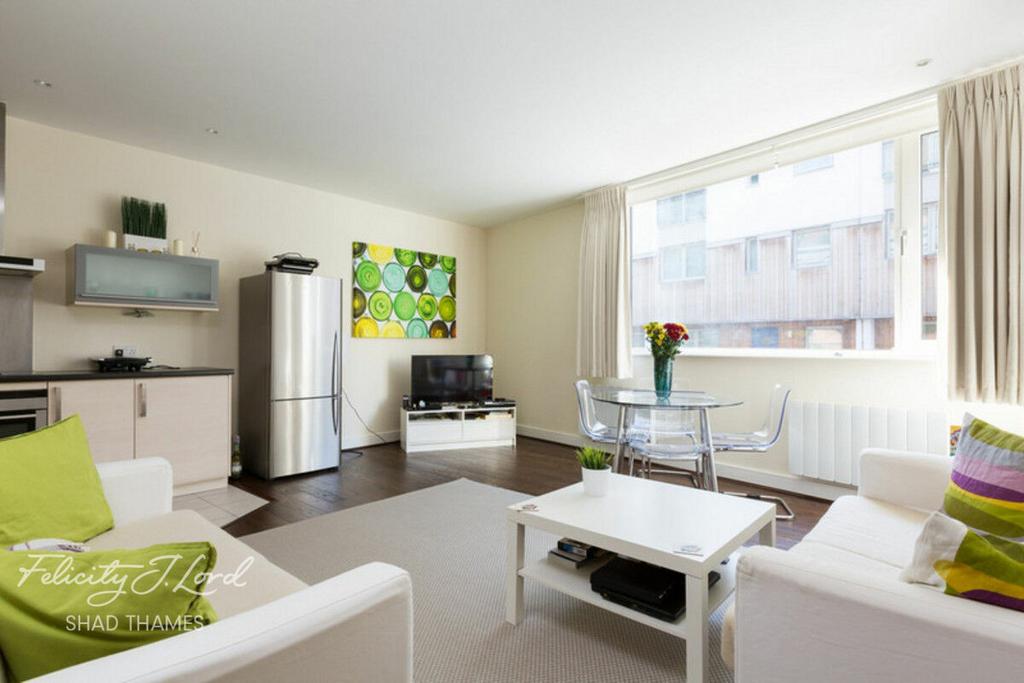 Meridian Court, SE16 1 bed apartment - £425,000