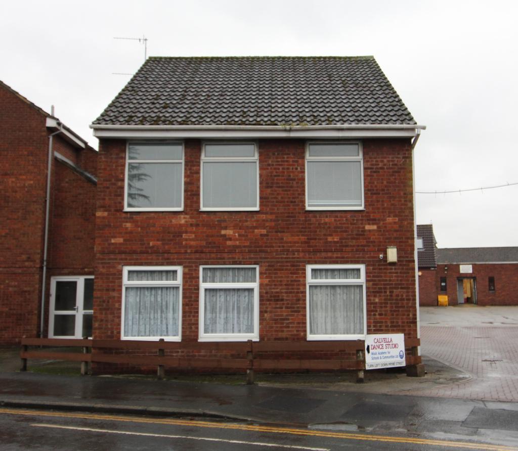 Wolfreton Court, Anlaby, HU10 1 bed flat - £540 pcm (£125 pw)