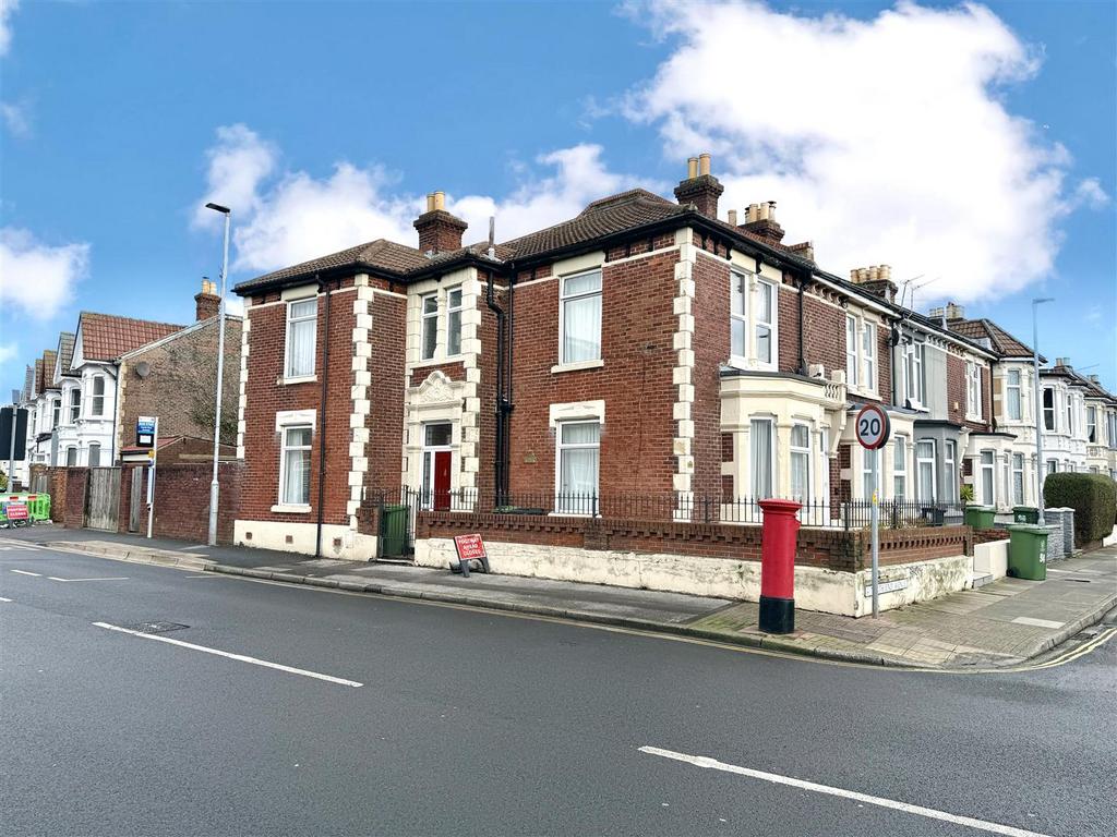 North End Avenue, Portsmouth 3 bed house for sale - £345,000