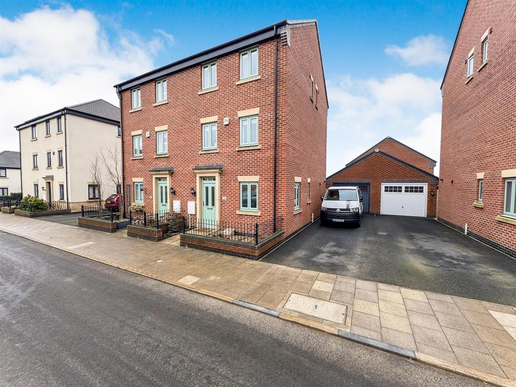 Ashby Street, Corby NN17 3 bed semi-detached house - £284,000