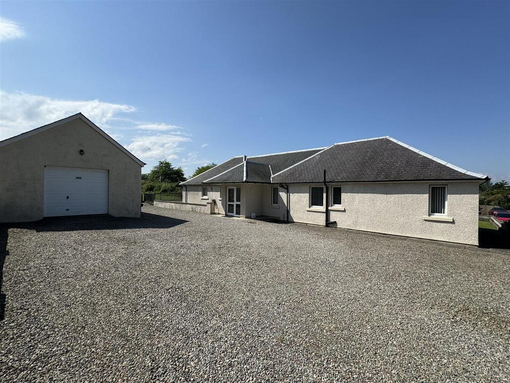 6 Inshes Holdings, Inverness 4 bed detached bungalow for sale - £360,000