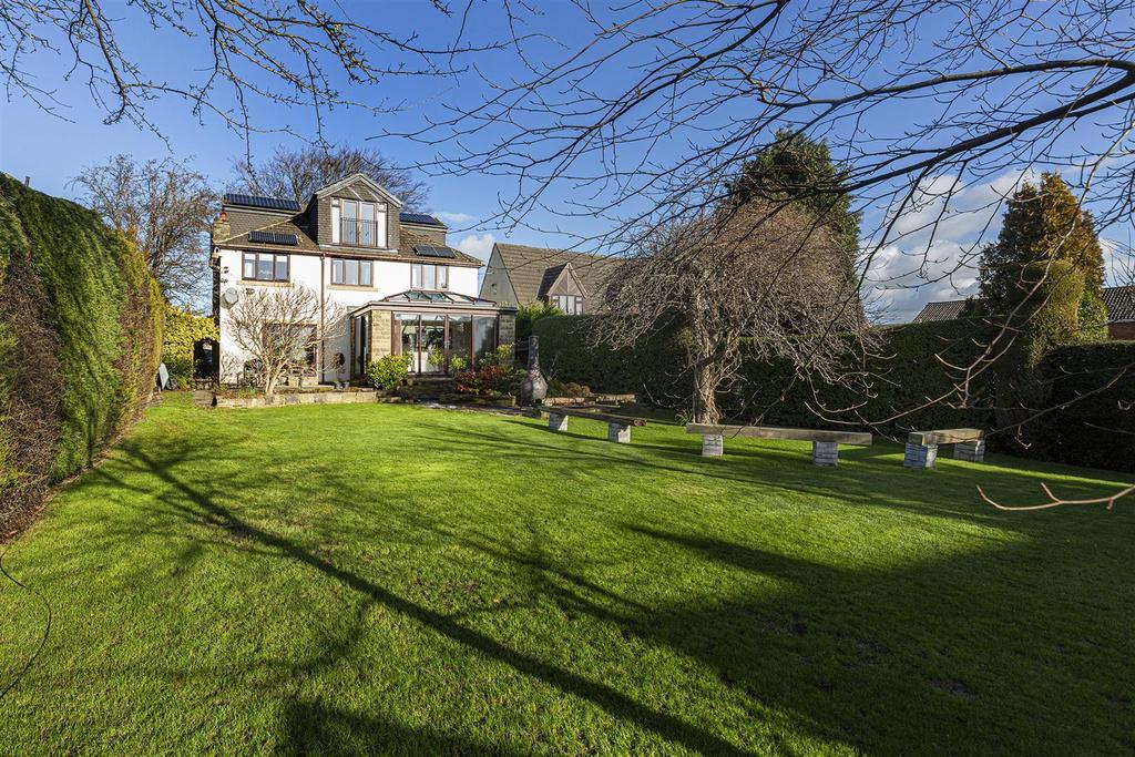 Water Royd Lane, Mirfield 5 bed detached house - £795,000