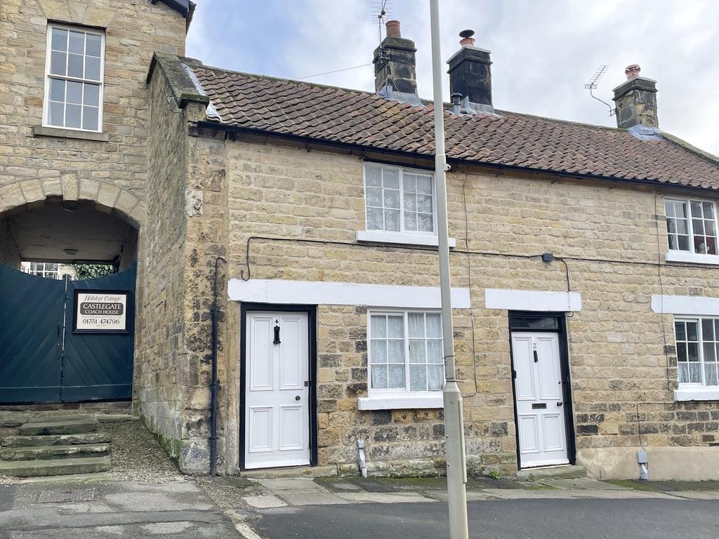 Castlegate, Pickering 2 bed end of terrace house - £140,000