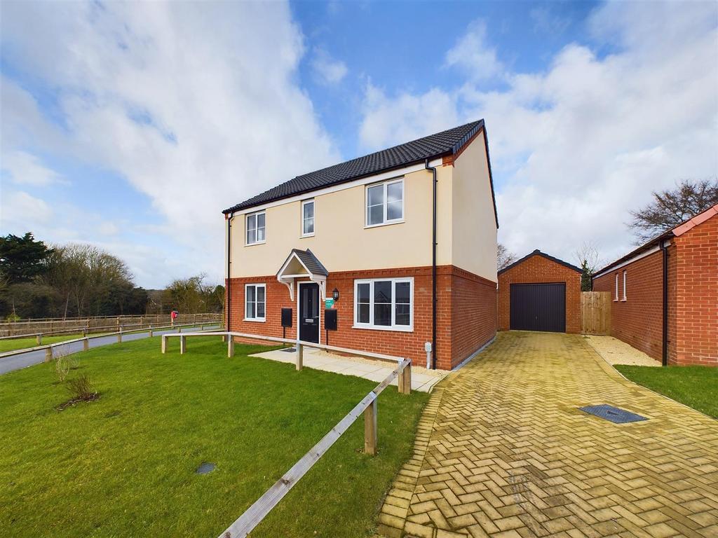 Lancaster Road, Swaffham 4 bed detached house for sale - £300,000