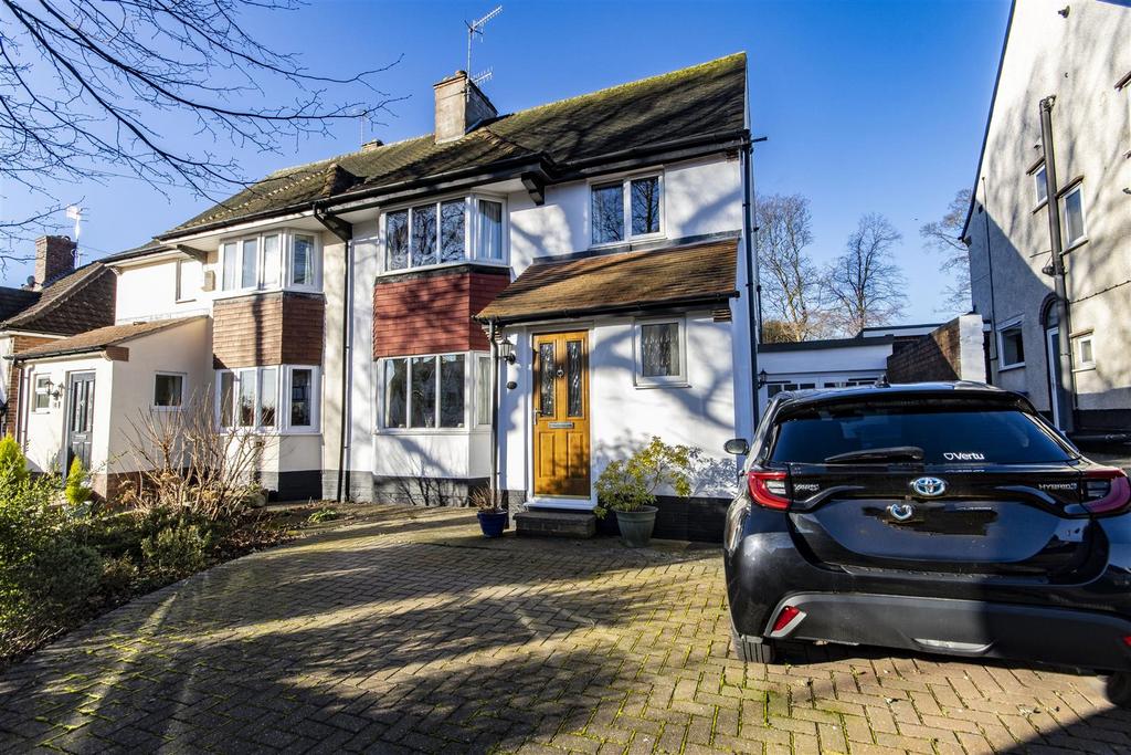 Ashgate Avenue, Ashgate, Chesterfield 3 bed semi-detached house for ...