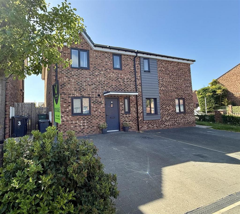 Elm Gardens, Middleton St. George... 3 bed semi-detached house - £170,000
