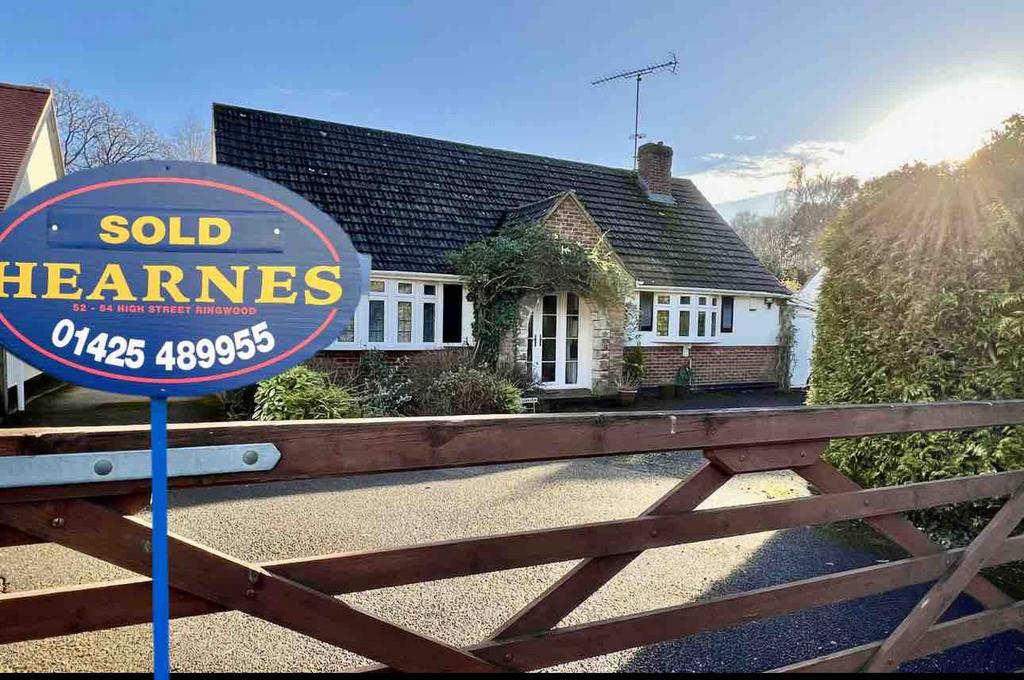 Ashley Drive South, Ashley Heath, BH24 4 bed detached house - £625,000