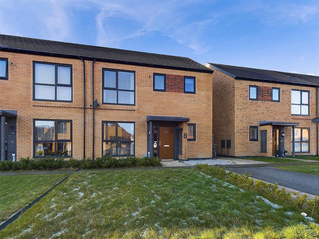 Aspen Close, Chester Le Street DH3 3 bed semi-detached house - £255,000