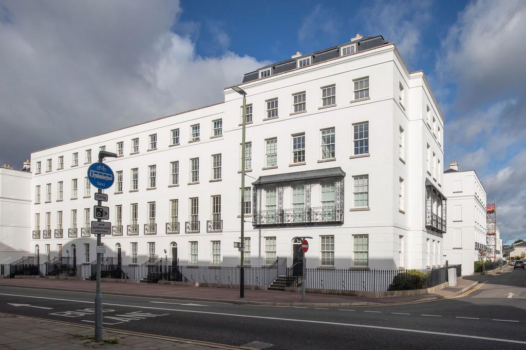 Regency Place, Cheltenham, GL52 2 bed apartment for sale - £265,000