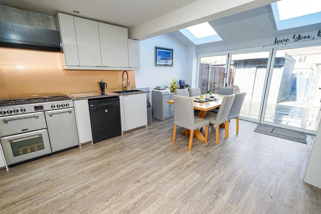 Rowley Furrows, Linslade 3 bed terraced house for sale - £340,000