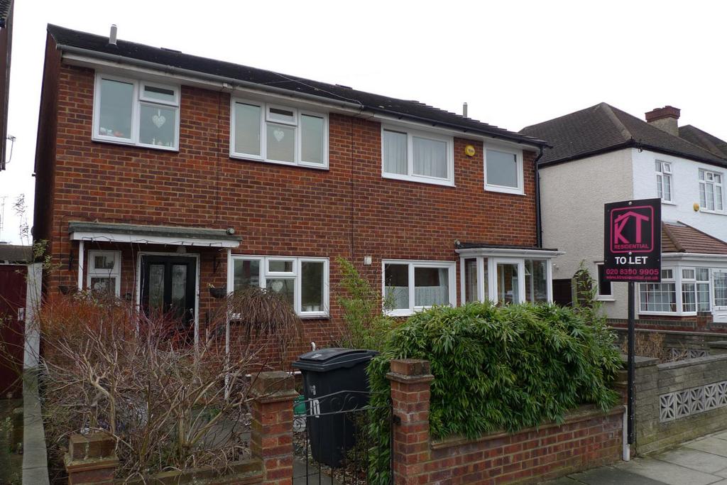 Douglas Road, Surbiton KT6 3 bed semi-detached house to rent - £2,195 ...