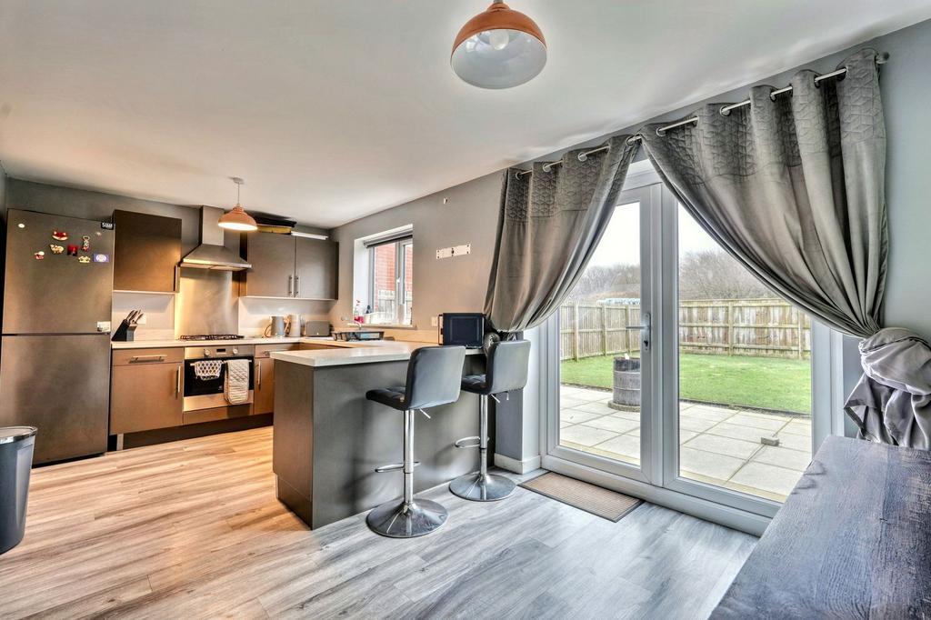 Workington CA14 3 bed detached house for sale - £190,000