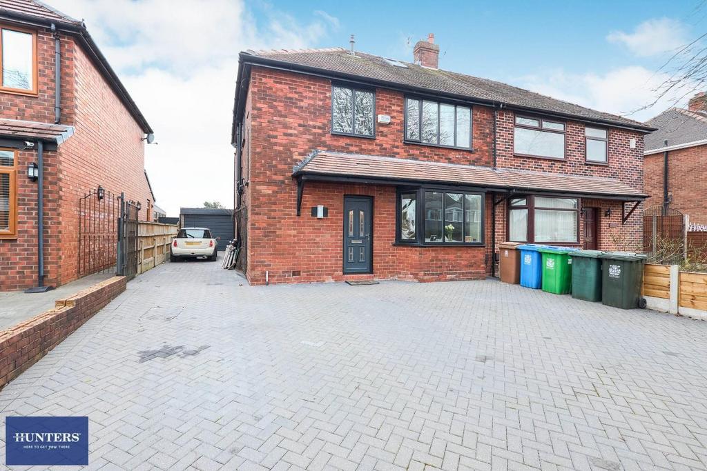 Kirkway, Alkrington, Middleton M24 3 bed semi-detached house - £330,000