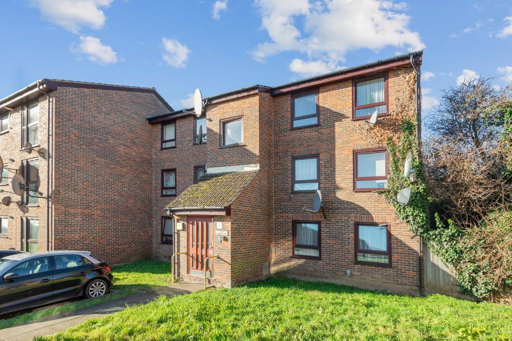 Campbell Road, London, N17 2 bed apartment - £304,995