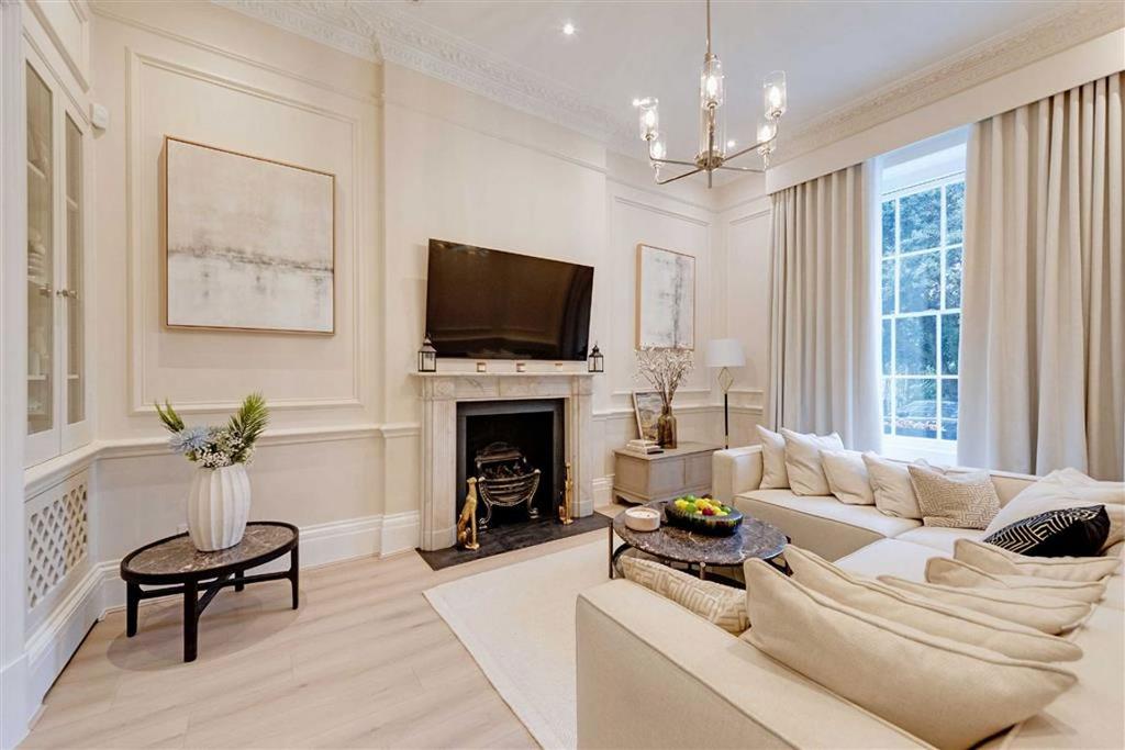 Onslow Square, London SW7 4 bed house to rent - £16,497 pcm (£3,807 pw)