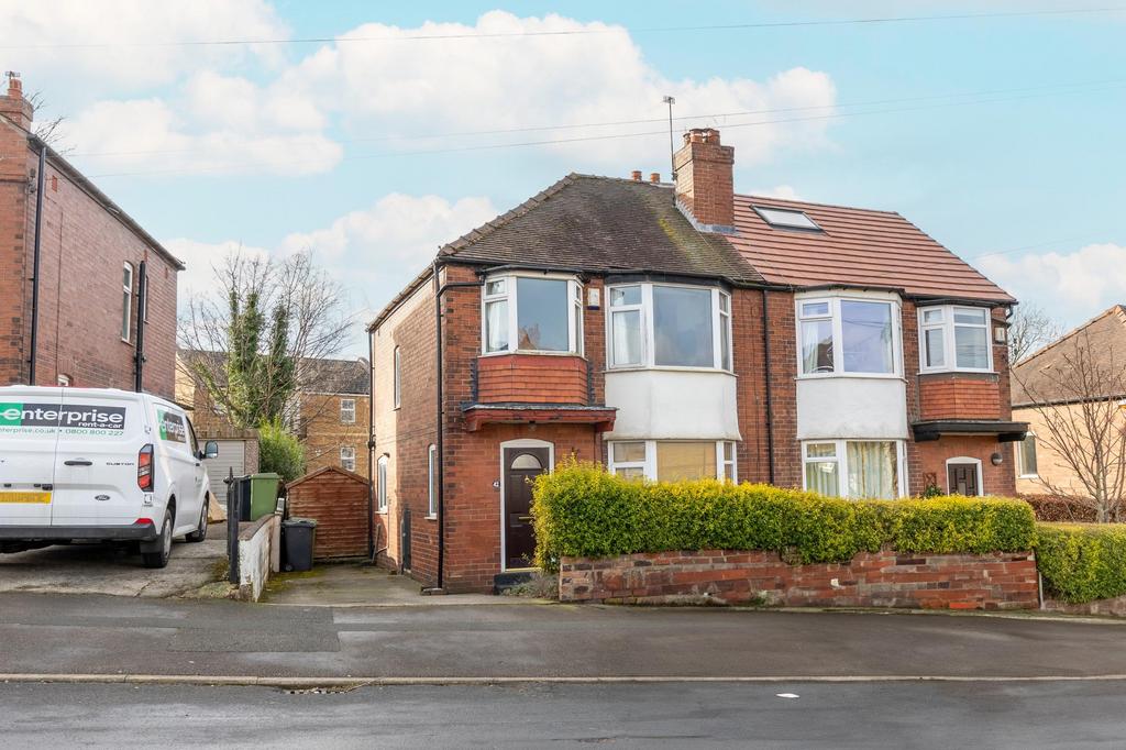Gledhow Park Avenue, Leeds LS7 3 bed semi-detached house - £1,200 pcm ...
