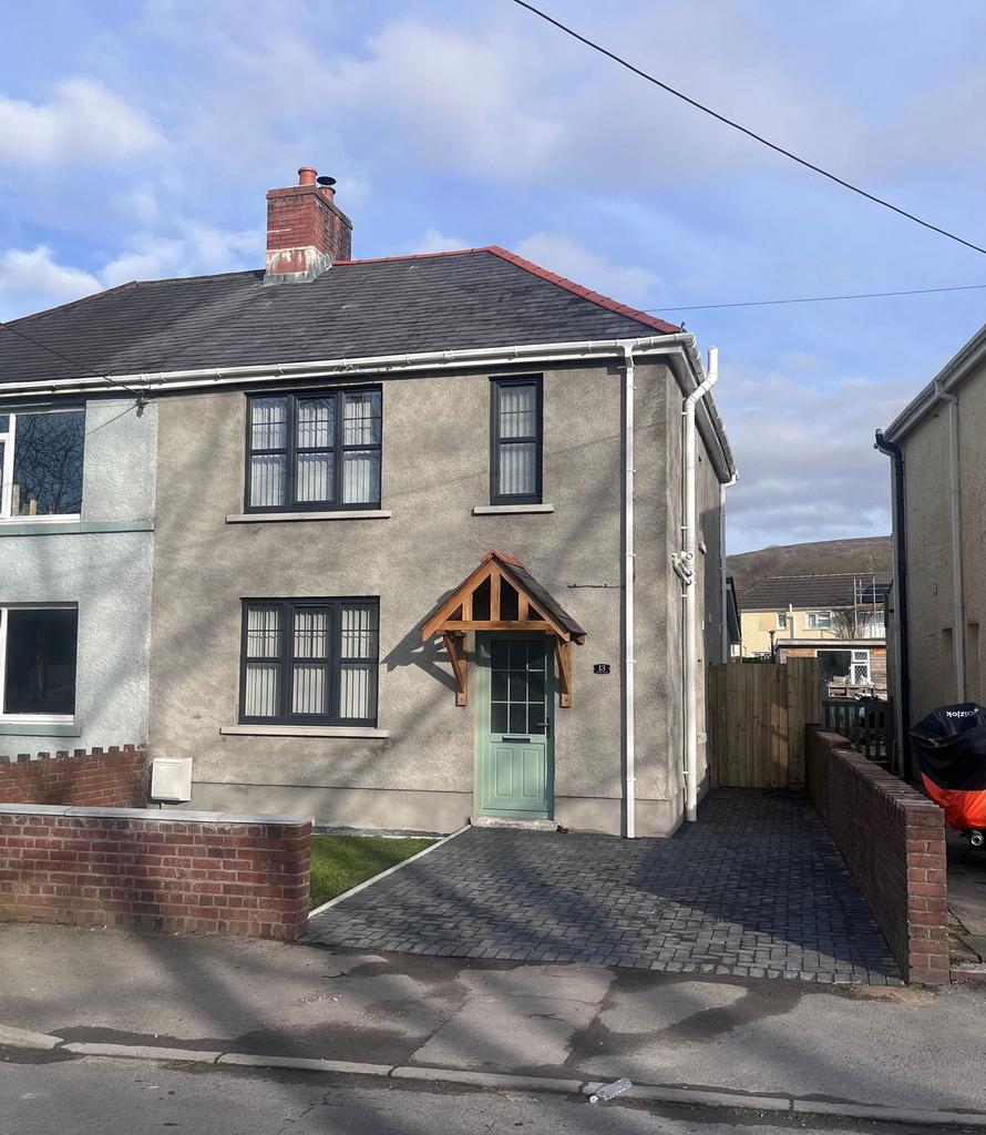 Hendre Road, Garnant, Ammanford, SA18 3 bed semi-detached house for ...