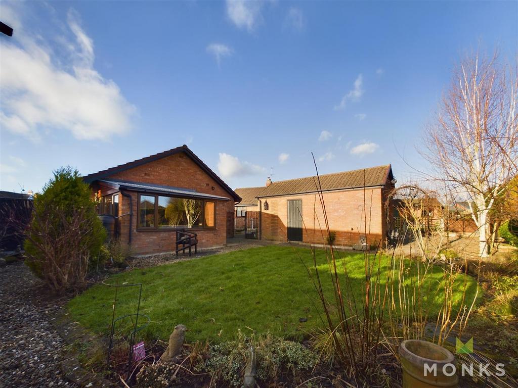 Garbet Close, Wem, Shrewsbury 2 bed detached bungalow - £295,000