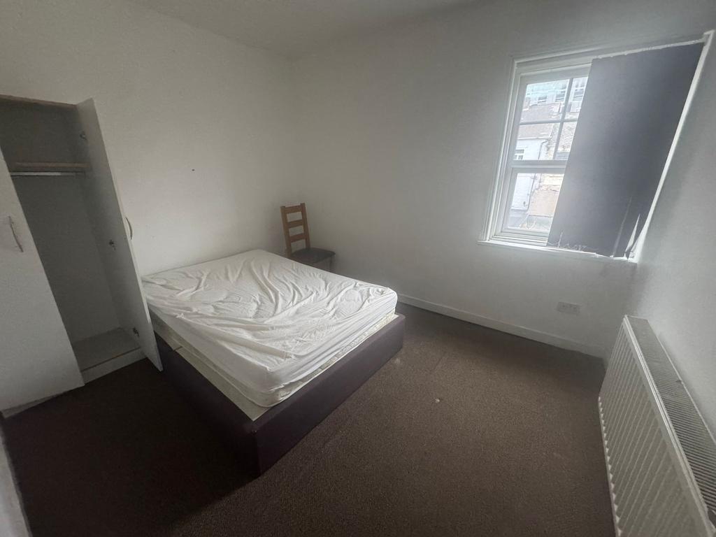 Newcastle upon Tyne NE4 3 bed flat to rent - £1,500 pcm (£346 pw)