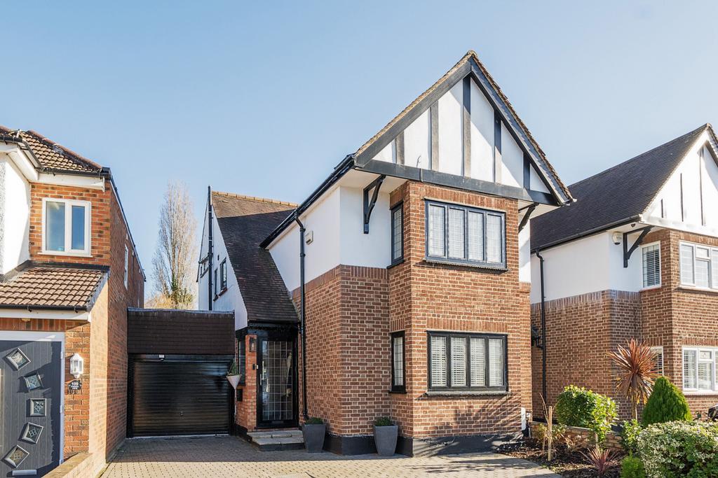 Pinner View, Harrow, Middlesex 5 bed detached house for sale - £900,000