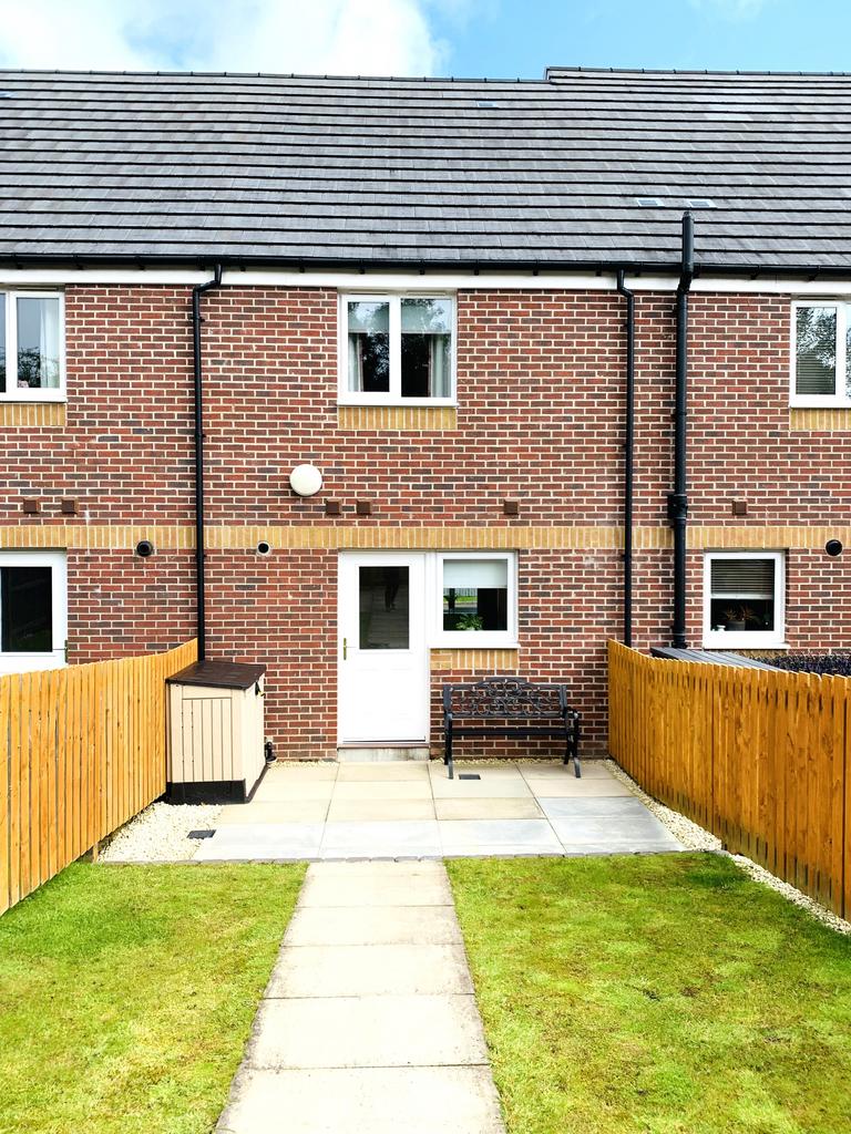 Lusitania Gardens, Larkhall ML9 2 bed terraced house for sale - £147,500