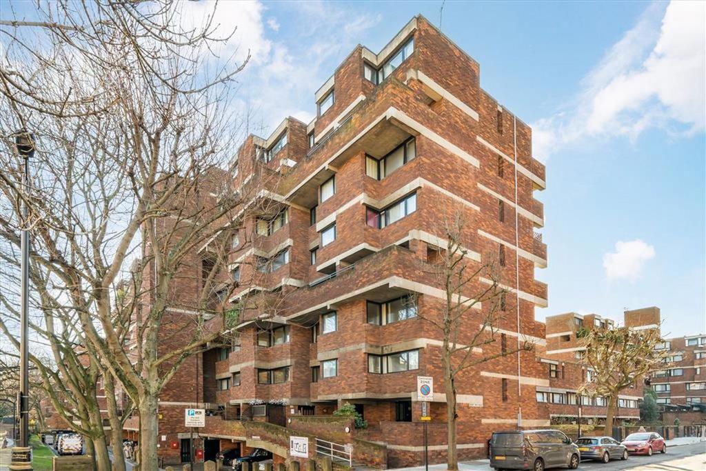 Vauxhall Bridge Road, London SW1V 2 bed flat for sale - £540,000