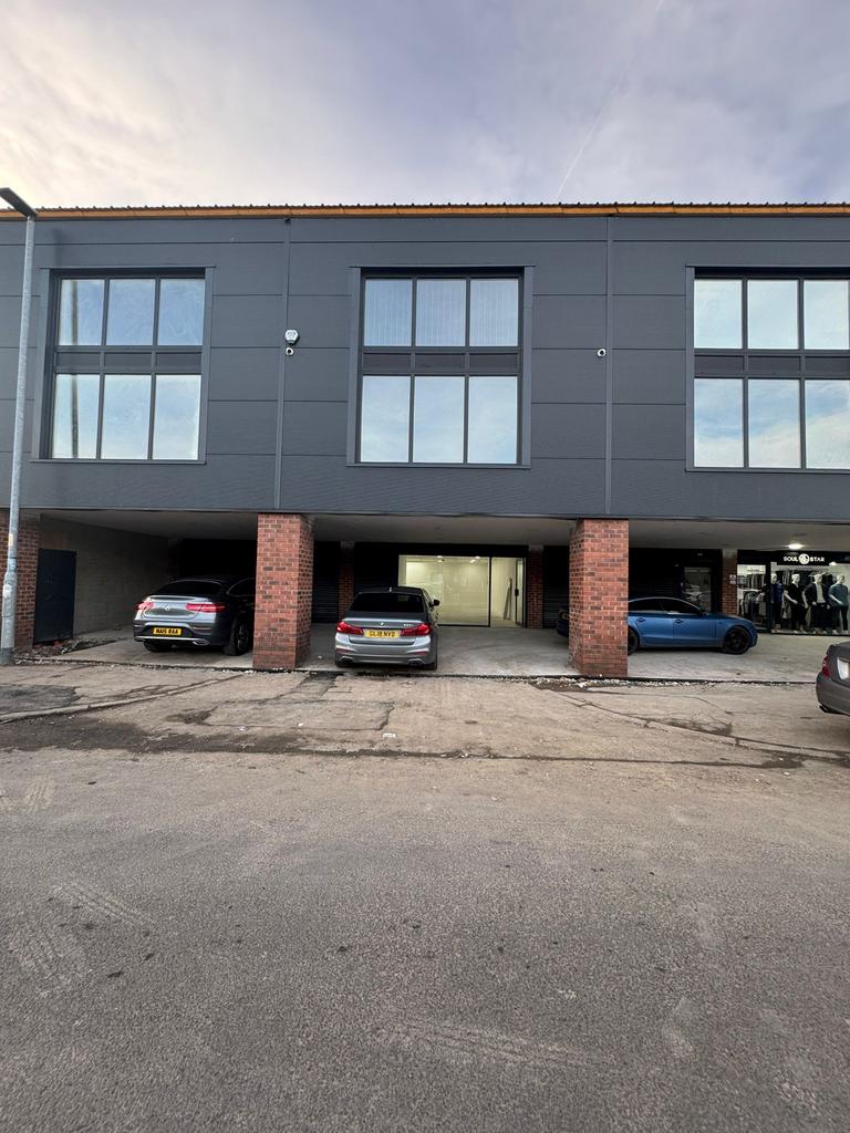 Bent Street, Manchester, M8 Showroom to rent - £4,200 pcm (£969 pw)