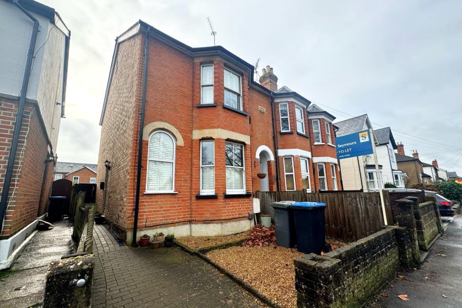 Green Lane, Addlestone KT15 4 bed semi-detached house - £2,400 pcm (£ ...