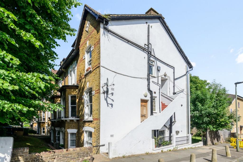 Oakfield Road London SE20 2 bed apartment - £1,600 pcm (£369 pw)