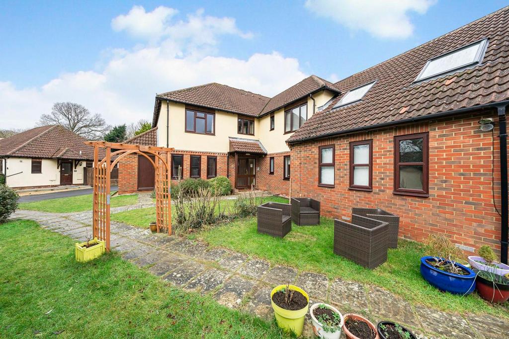 Biscoe Court, Wheatley, OX33 1 bed apartment - £1,150 pcm (£265 pw)