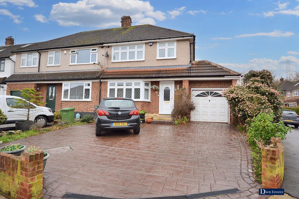 Stour Way, Cranham, Upminster, RM14 3 bed semi-detached house for sale ...