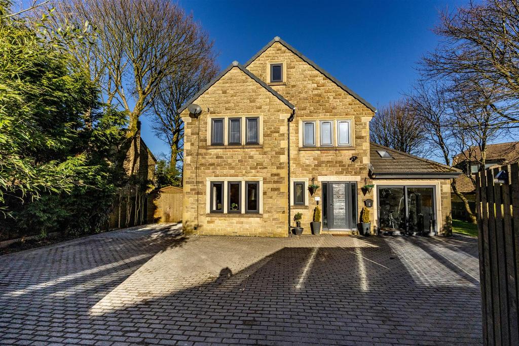 Bush Hill Fold, Bradford BD13 5 bed detached house for sale - £545,000