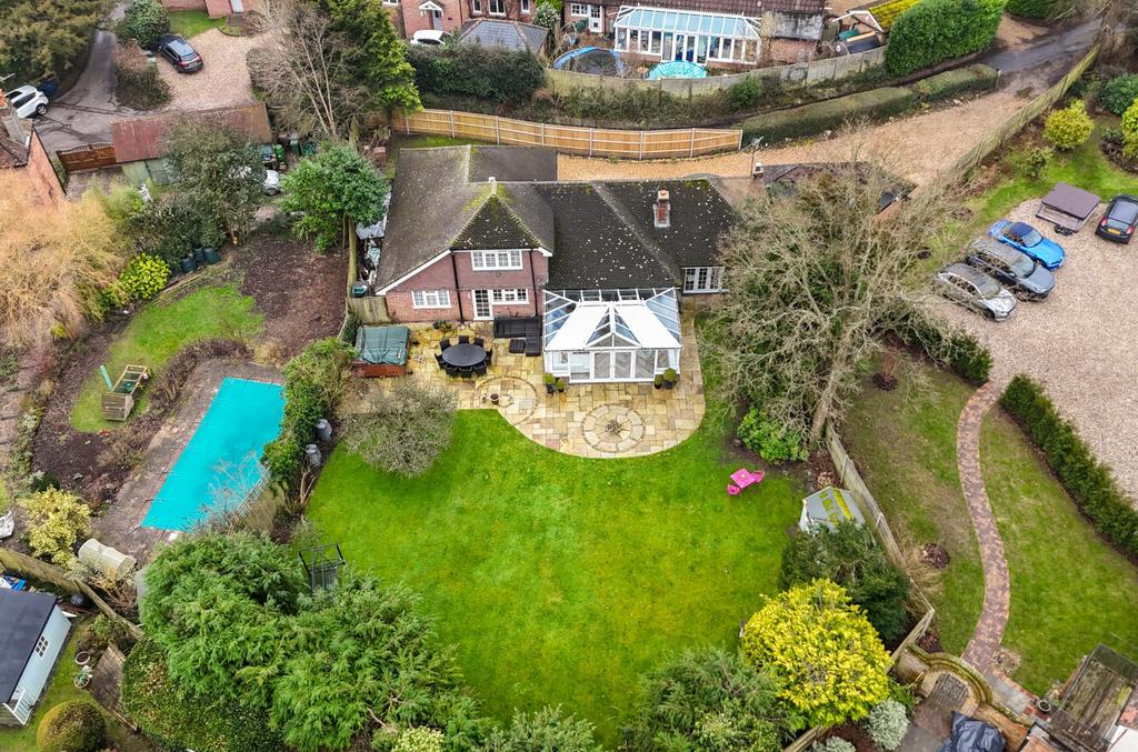Malthouse Lane, Tadley, Hampshire 4 bed detached house for sale - £725,000