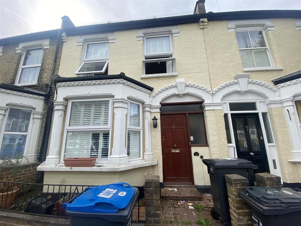 Notson Road, South Norwood 2 bed terraced house - £1,800 pcm (£415 pw)