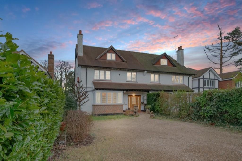 Smitham Bottom Lane, Purley CR8 5 bed semi-detached house for sale - £ ...
